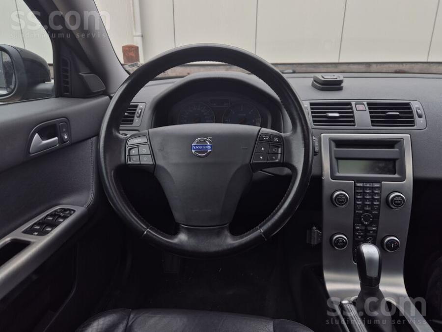 Melns Volvo V50 2008 Rīga, ar dzinēja tilpumu 1.60 L un nobraukumu 0 tūkst. km par 1990 €, foto 18 vietnē AUTOMOTO.COM.LV