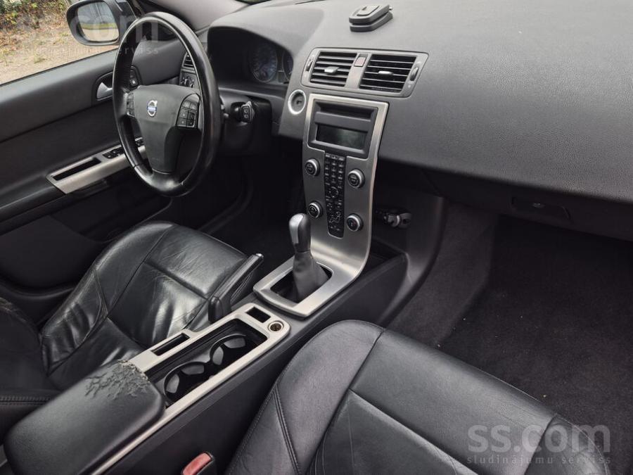 Melns Volvo V50 2008 Rīga, ar dzinēja tilpumu 1.60 L un nobraukumu 0 tūkst. km par 1990 €, foto 21 vietnē AUTOMOTO.COM.LV