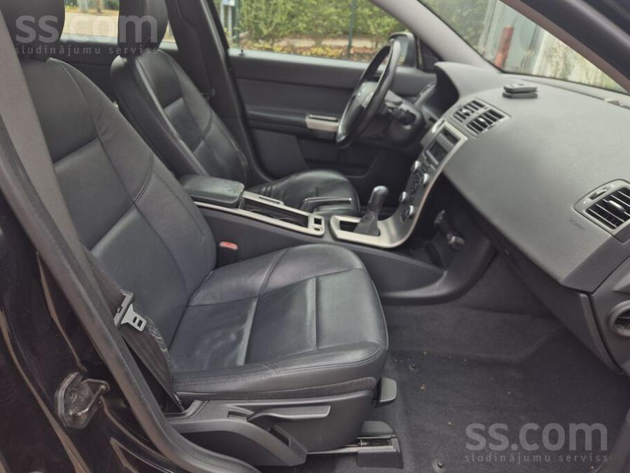 Melns Volvo V50 2008 Rīga, ar dzinēja tilpumu 1.60 L un nobraukumu 0 tūkst. km par 1990 €, foto 22 vietnē AUTOMOTO.COM.LV