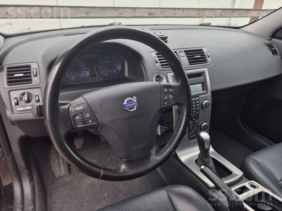 Melns Volvo V50 2008 Rīga, ar dzinēja tilpumu 1.60 L un nobraukumu 0 tūkst. km par 1990 €, foto 23 vietnē AUTOMOTO.COM.LV