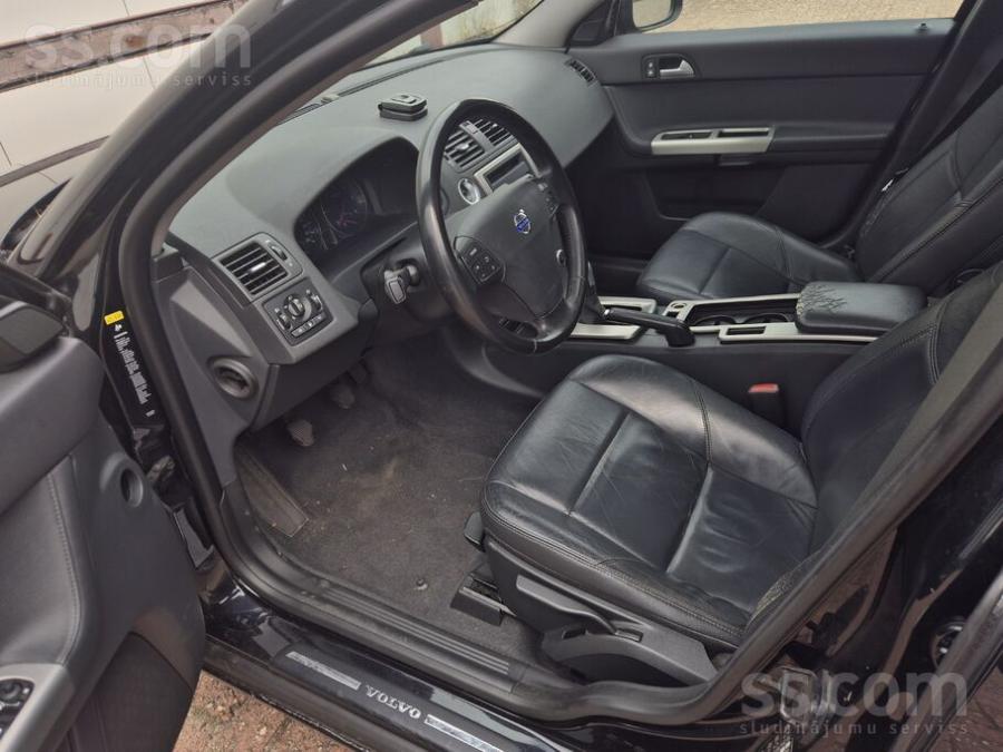 Melns Volvo V50 2008 Rīga, ar dzinēja tilpumu 1.60 L un nobraukumu 0 tūkst. km par 1990 €, foto 24 vietnē AUTOMOTO.COM.LV
