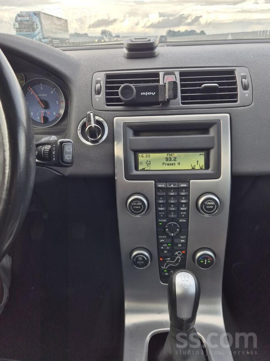 Melns Volvo V50 2008 Rīga, ar dzinēja tilpumu 1.60 L un nobraukumu 0 tūkst. km par 1990 €, foto 26 vietnē AUTOMOTO.COM.LV