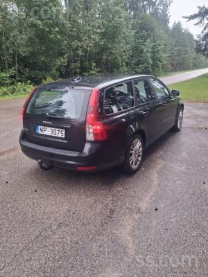 Melns Volvo V50 2008 Jelgava, ar dzinēja tilpumu 1.60 L un nobraukumu 260 tūkst. km par 1800 €, foto 4 vietnē AUTOMOTO.COM.LV