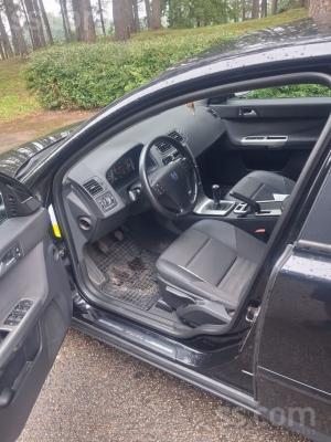 Melns Volvo V50 2008 Jelgava, ar dzinēja tilpumu 1.60 L un nobraukumu 260 tūkst. km par 1800 €, foto 7 vietnē AUTOMOTO.COM.LV