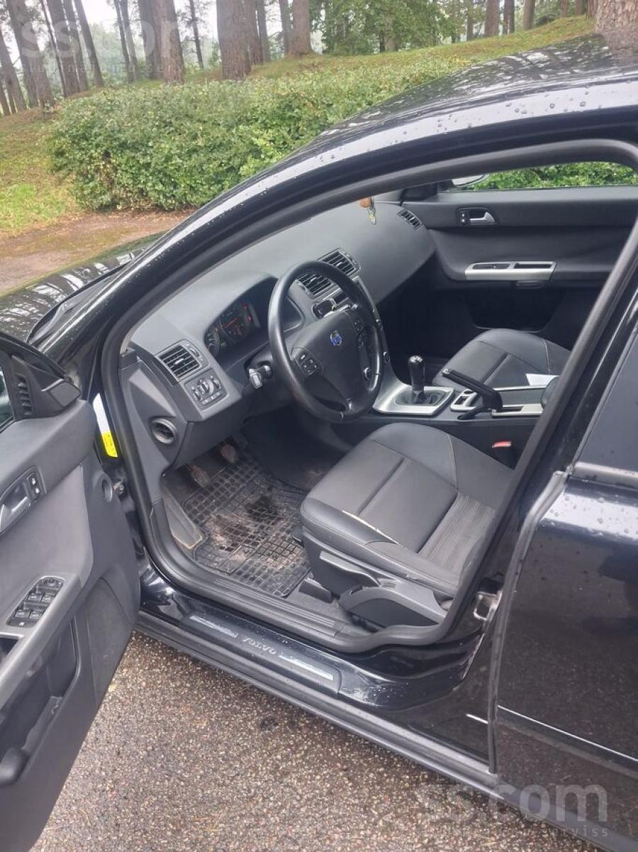 Melns Volvo V50 2008 Jelgava, ar dzinēja tilpumu 1.60 L un nobraukumu 260 tūkst. km par 1800 €, foto 7 vietnē AUTOMOTO.COM.LV