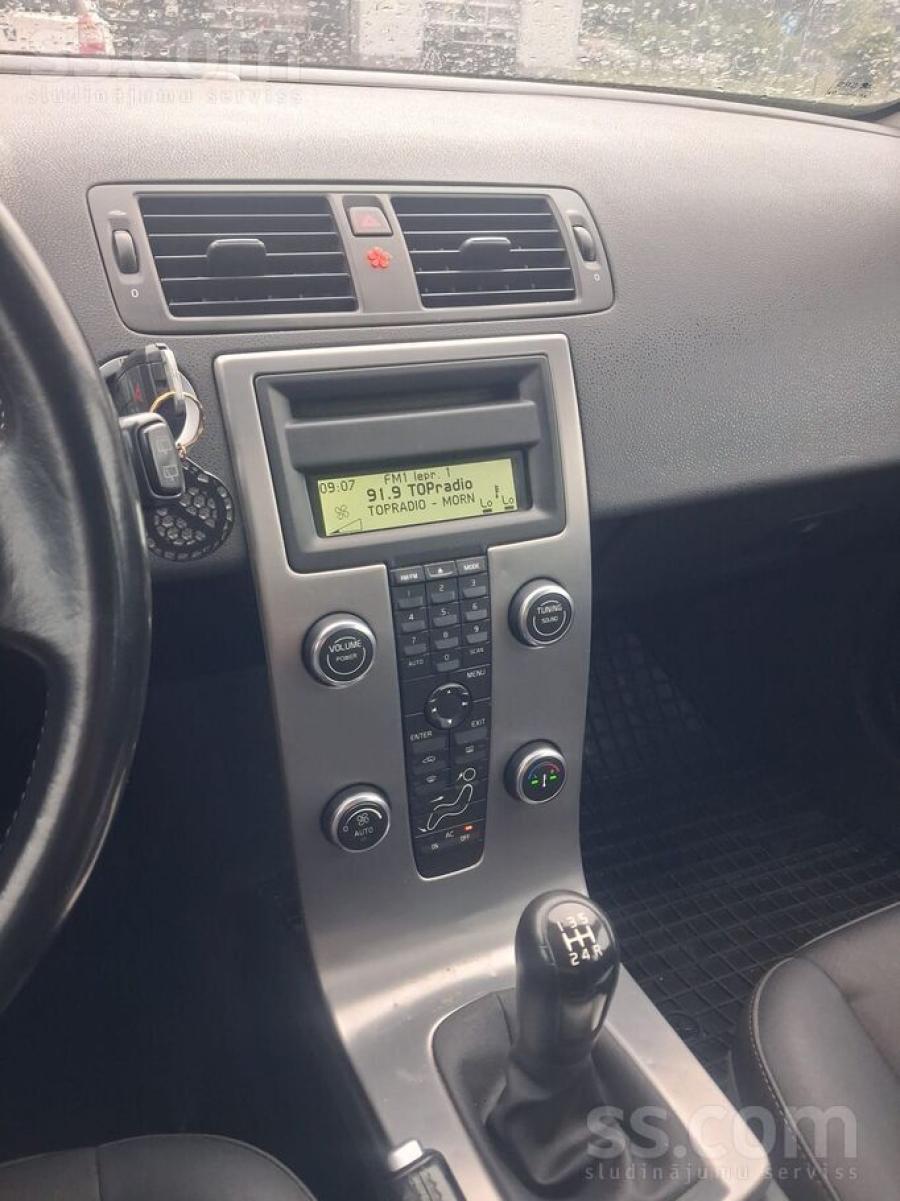 Melns Volvo V50 2008 Jelgava, ar dzinēja tilpumu 1.60 L un nobraukumu 260 tūkst. km par 1800 €, foto 10 vietnē AUTOMOTO.COM.LV