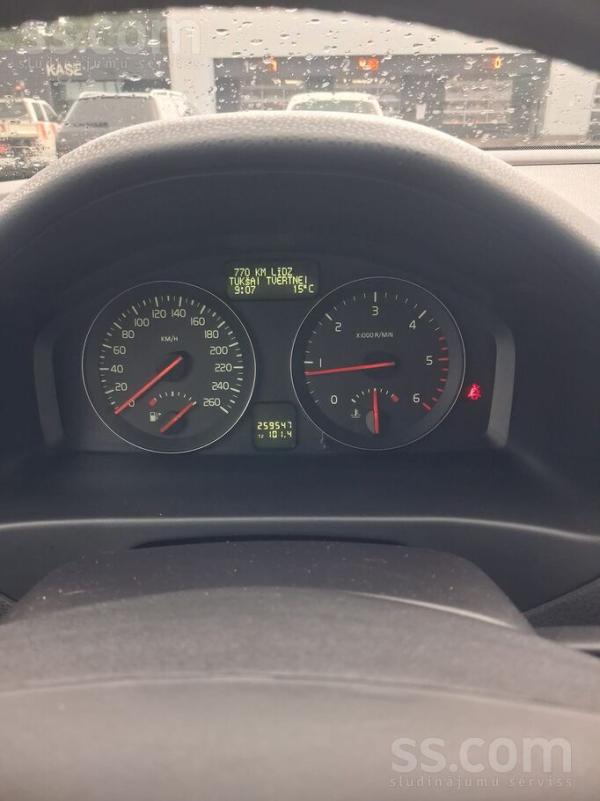 Black Volvo V50 2008 in Jelgava, with an engine capacity of 1.60 L and mileage of 260 thousand km for 1800 €, photo 10 on AUTOMOTO.COM.LV