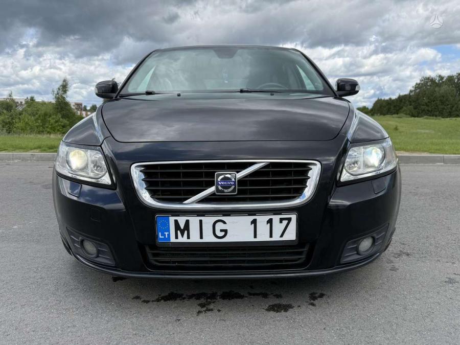 Melns Volvo V50 2008 Viļņa, ar dzinēja tilpumu 2.40 L un nobraukumu 416 tūkst. km par 2200 €, foto 4 vietnē AUTOMOTO.COM.LV