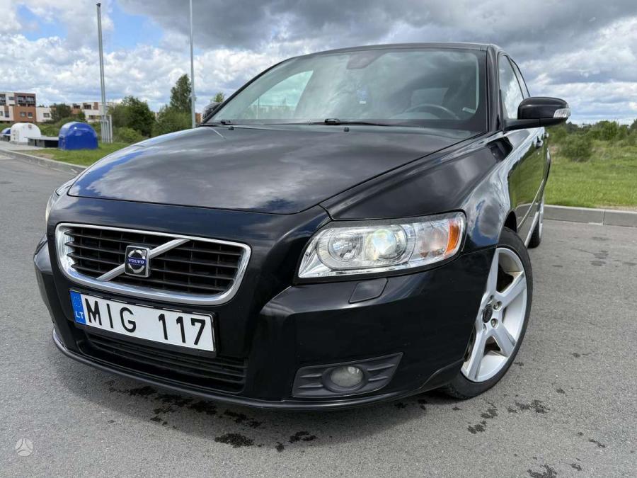 Melns Volvo V50 2008 Viļņa, ar dzinēja tilpumu 2.40 L un nobraukumu 416 tūkst. km par 2200 €, foto 5 vietnē AUTOMOTO.COM.LV