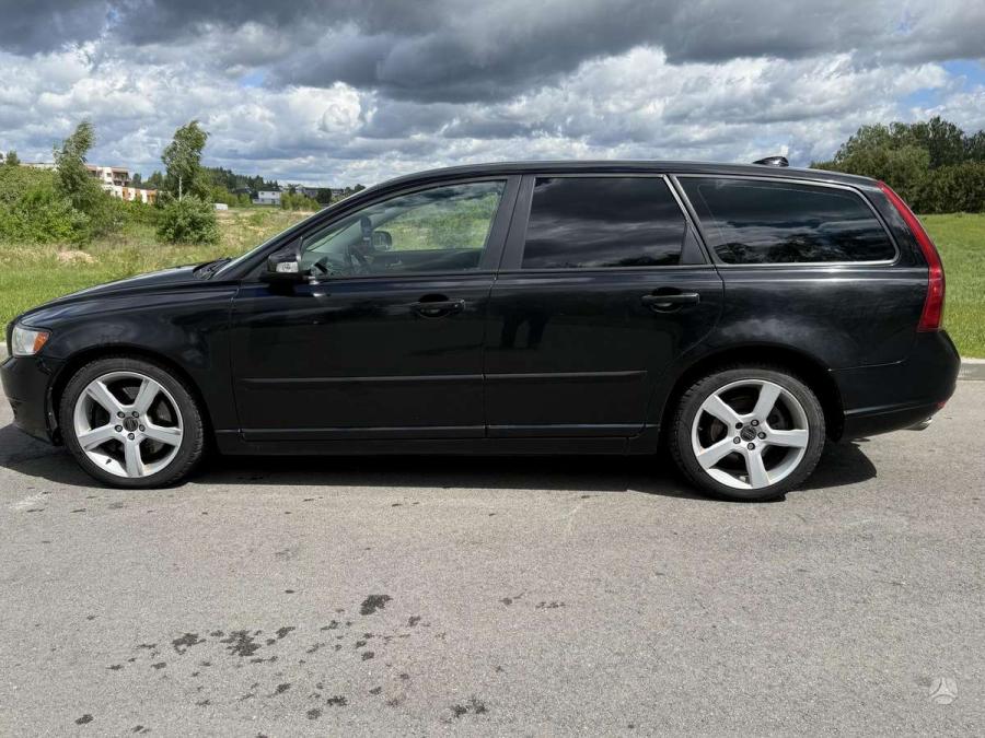 Melns Volvo V50 2008 Viļņa, ar dzinēja tilpumu 2.40 L un nobraukumu 416 tūkst. km par 2200 €, foto 6 vietnē AUTOMOTO.COM.LV