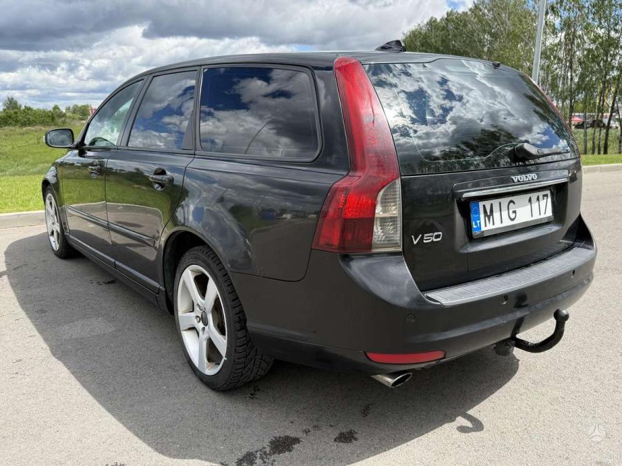 Melns Volvo V50 2008 Viļņa, ar dzinēja tilpumu 2.40 L un nobraukumu 416 tūkst. km par 2200 €, foto 7 vietnē AUTOMOTO.COM.LV