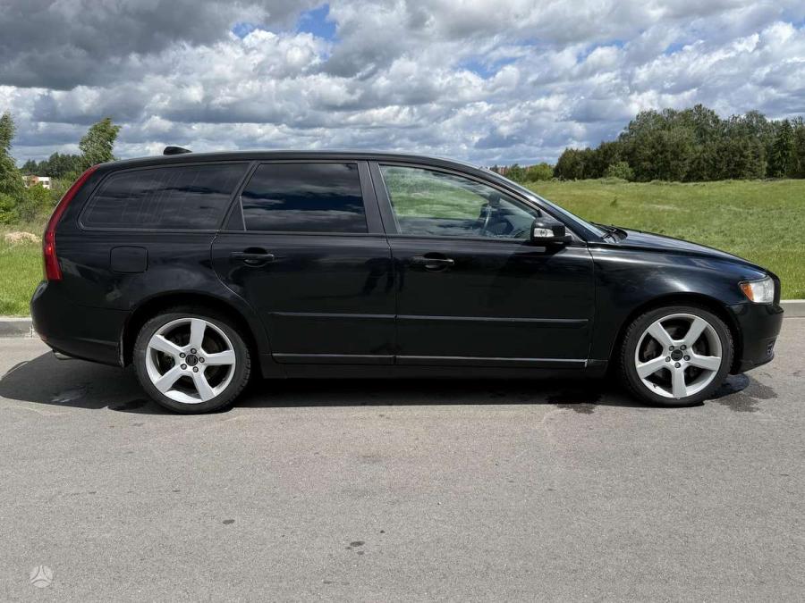 Melns Volvo V50 2008 Viļņa, ar dzinēja tilpumu 2.40 L un nobraukumu 416 tūkst. km par 2200 €, foto 10 vietnē AUTOMOTO.COM.LV