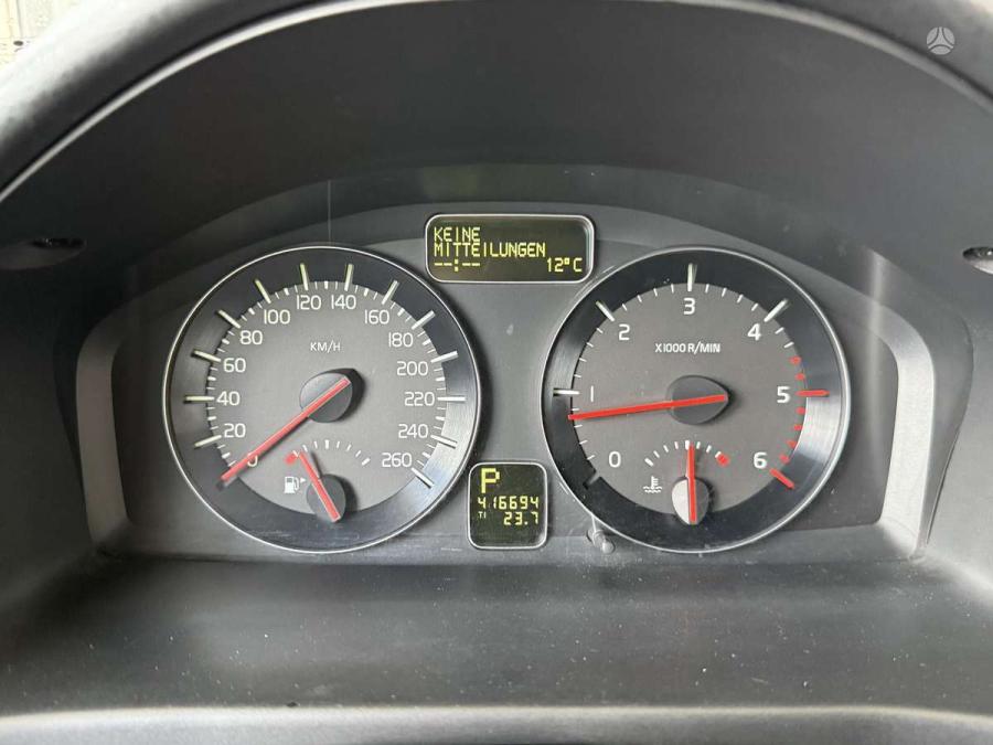 Melns Volvo V50 2008 Viļņa, ar dzinēja tilpumu 2.40 L un nobraukumu 416 tūkst. km par 2200 €, foto 17 vietnē AUTOMOTO.COM.LV