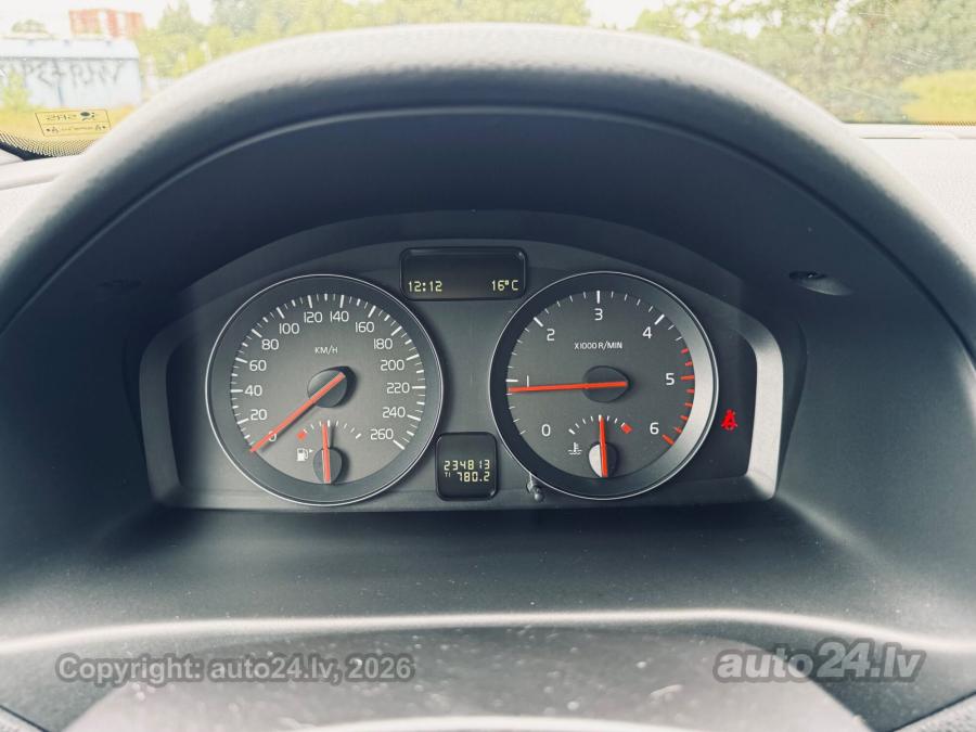Черный Вольво В50 2008 в Таллин, объемом двигателя 2.00 л и пробегом 234 тыс. км за 3590 €, фото 14 на AUTOMOTO.COM.LV