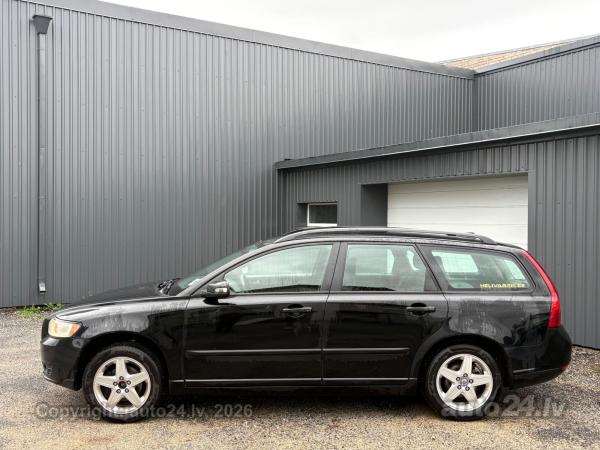 Black Volvo V50 2008 in Rapla, with an engine capacity of 1.60 L and mileage of 0 thousand km for 1250 €, photo 2 on AUTOMOTO.COM.LV