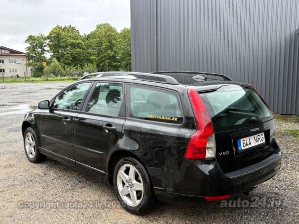 Black Volvo V50 2008 in Rapla, with an engine capacity of 1.60 L and mileage of 0 thousand km for 1250 €, photo 3 on AUTOMOTO.COM.LV