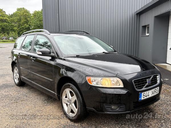 Black Volvo V50 2008 in Rapla, with an engine capacity of 1.60 L and mileage of 0 thousand km for 1250 €, photo 4 on AUTOMOTO.COM.LV