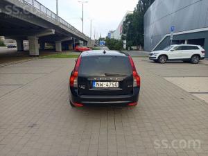 Black Volvo V50 2008 in Riga, with an engine capacity of 2.00 L and mileage of 222 thousand km for 2800 €, photo 5 on AUTOMOTO.COM.LV