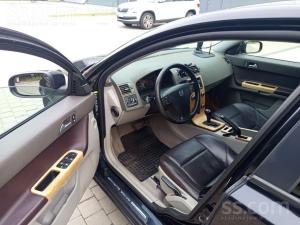 Black Volvo V50 2008 in Riga, with an engine capacity of 2.00 L and mileage of 222 thousand km for 2800 €, photo 9 on AUTOMOTO.COM.LV