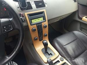 Black Volvo V50 2008 in Riga, with an engine capacity of 2.00 L and mileage of 222 thousand km for 2800 €, photo 15 on AUTOMOTO.COM.LV