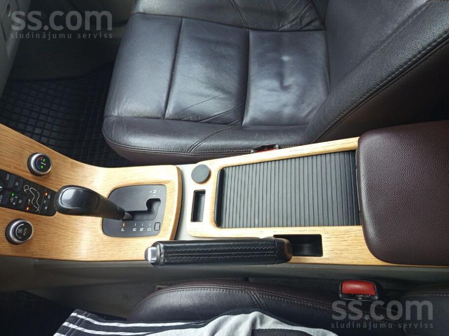 Black Volvo V50 2008 in Riga, with an engine capacity of 2.00 L and mileage of 222 thousand km for 2800 €, photo 17 on AUTOMOTO.COM.LV