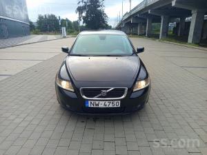 Черный Вольво В50 2008 в Рига, объемом двигателя 2.00 л и пробегом 222 тыс. км за 2800 €, фото  на AUTOMOTO.COM.LV
