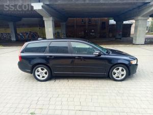 Black Volvo V50 2008 in Riga, with an engine capacity of 2.00 L and mileage of 222 thousand km for 2800 €, photo 3 on AUTOMOTO.COM.LV