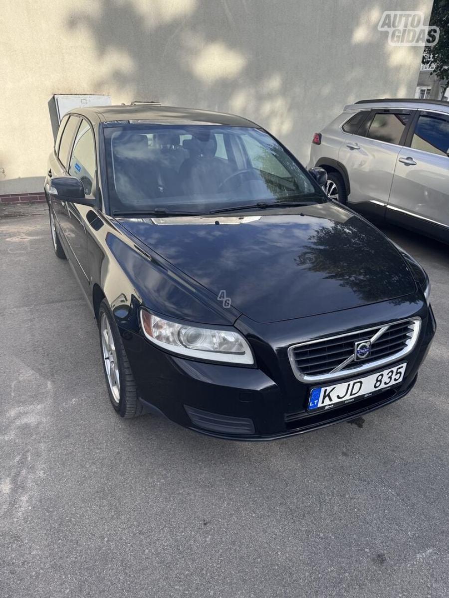 Melns Volvo V50 2008 Naujoji Akmenė, ar dzinēja tilpumu 1.60 L un nobraukumu 317 tūkst. km par 1900 €, foto 3 vietnē AUTOMOTO.COM.LV