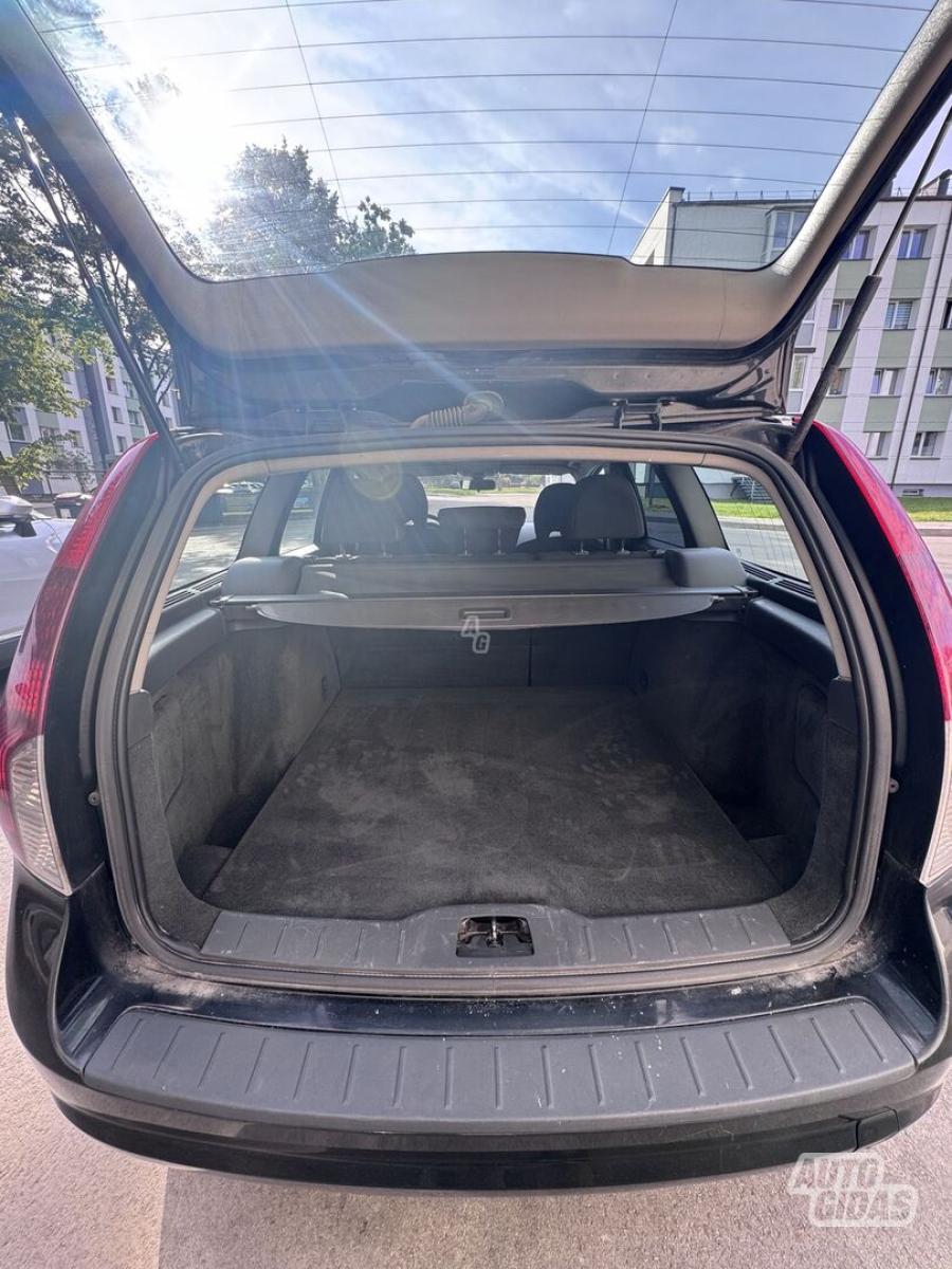 Melns Volvo V50 2008 Naujoji Akmenė, ar dzinēja tilpumu 1.60 L un nobraukumu 317 tūkst. km par 1900 €, foto 8 vietnē AUTOMOTO.COM.LV