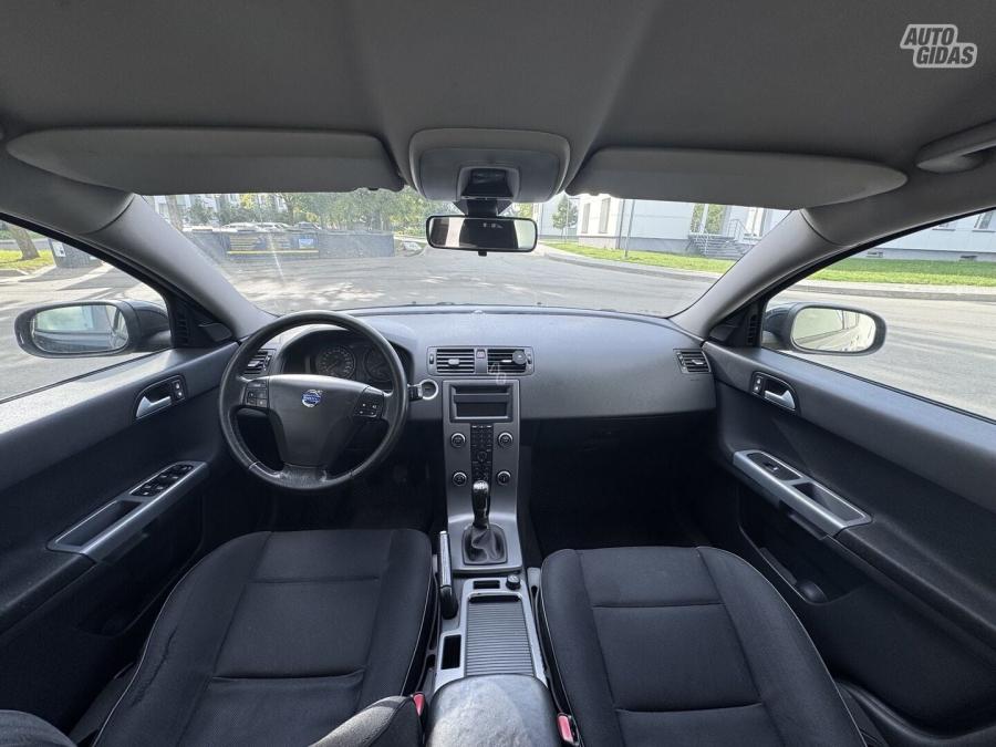 Melns Volvo V50 2008 Naujoji Akmenė, ar dzinēja tilpumu 1.60 L un nobraukumu 317 tūkst. km par 1900 €, foto 9 vietnē AUTOMOTO.COM.LV