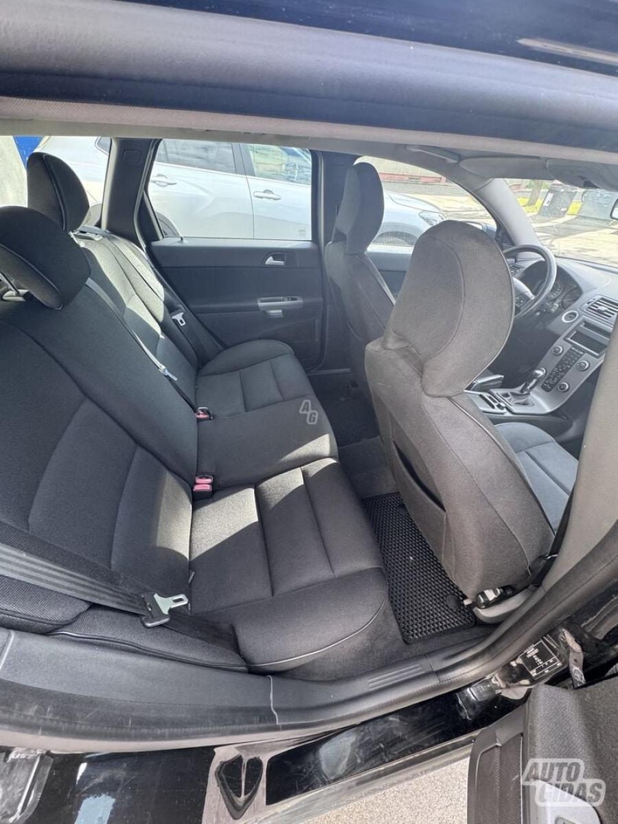 Melns Volvo V50 2008 Naujoji Akmenė, ar dzinēja tilpumu 1.60 L un nobraukumu 317 tūkst. km par 1900 €, foto 10 vietnē AUTOMOTO.COM.LV