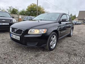 Melns Volvo V50 2008 Daugavpils, ar dzinēja tilpumu 2.00 L un nobraukumu 0 tūkst. km par 2550 €, foto  vietnē AUTOMOTO.COM.LV