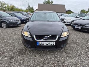 Melns Volvo V50 2008 Daugavpils, ar dzinēja tilpumu 2.00 L un nobraukumu 0 tūkst. km par 2550 €, foto 3 vietnē AUTOMOTO.COM.LV