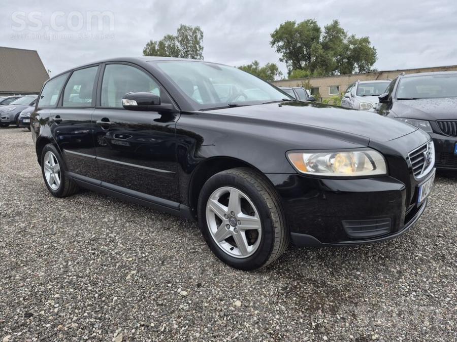 Melns Volvo V50 2008 Daugavpils, ar dzinēja tilpumu 2.00 L un nobraukumu 0 tūkst. km par 2550 €, foto 4 vietnē AUTOMOTO.COM.LV