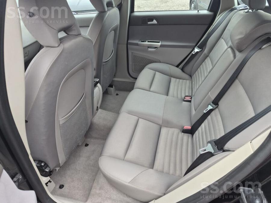 Melns Volvo V50 2008 Daugavpils, ar dzinēja tilpumu 2.00 L un nobraukumu 0 tūkst. km par 2550 €, foto 16 vietnē AUTOMOTO.COM.LV