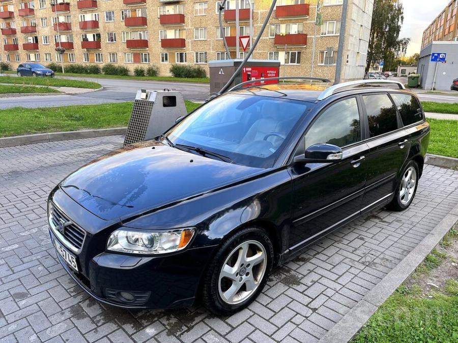 Melns Volvo V50 2008 Rīga, ar dzinēja tilpumu 2.40 L un nobraukumu 300 tūkst. km par 2999 €, foto 3 vietnē AUTOMOTO.COM.LV