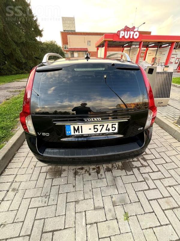 Volvo V50 2008 Rīga vietnē Melns Volvo V50 2008 Rīga, ar dzinēja tilpumu 2.40 L un nobraukumu 300 tūkst. km par 2999 €, foto 10 vietnē AUTOMOTO.COM.LV