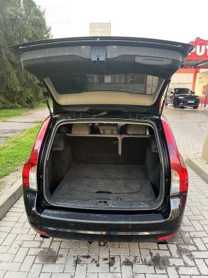 Melns Volvo V50 2008 Rīga, ar dzinēja tilpumu 2.40 L un nobraukumu 300 tūkst. km par 2999 €, foto 13 vietnē AUTOMOTO.COM.LV
