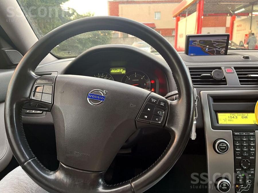 Melns Volvo V50 2008 Rīga, ar dzinēja tilpumu 2.40 L un nobraukumu 300 tūkst. km par 2999 €, foto 17 vietnē AUTOMOTO.COM.LV