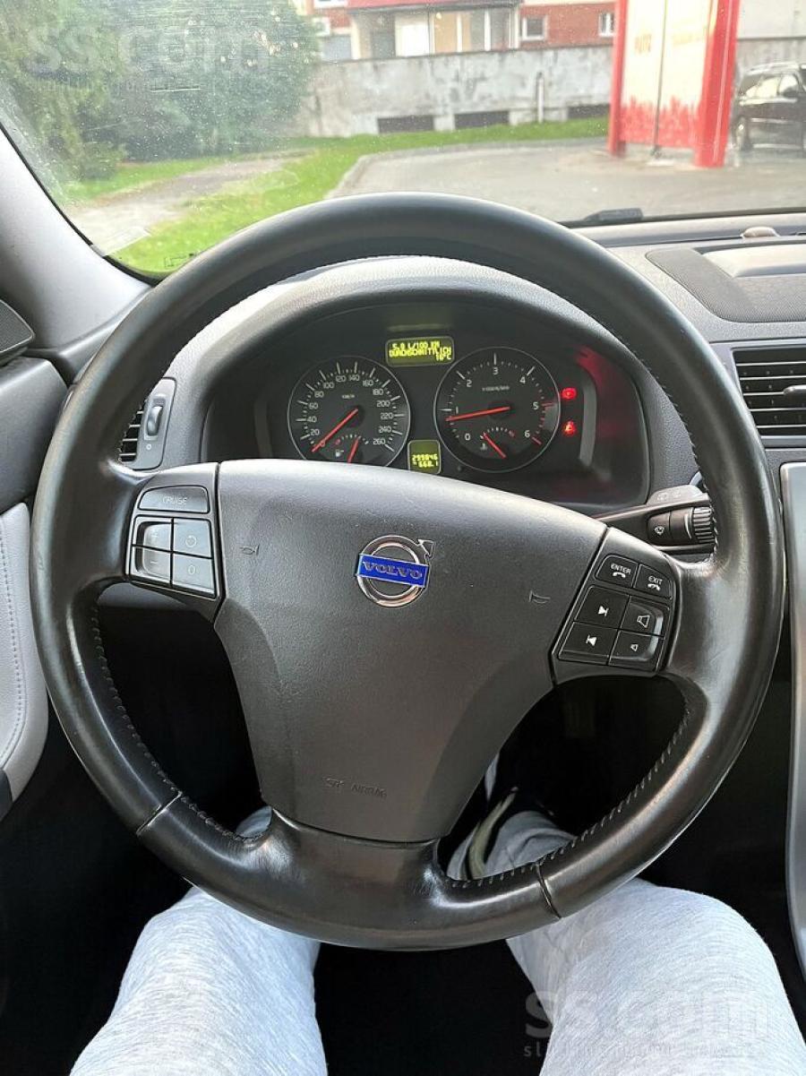 Melns Volvo V50 2008 Rīga, ar dzinēja tilpumu 2.40 L un nobraukumu 300 tūkst. km par 2999 €, foto 21 vietnē AUTOMOTO.COM.LV