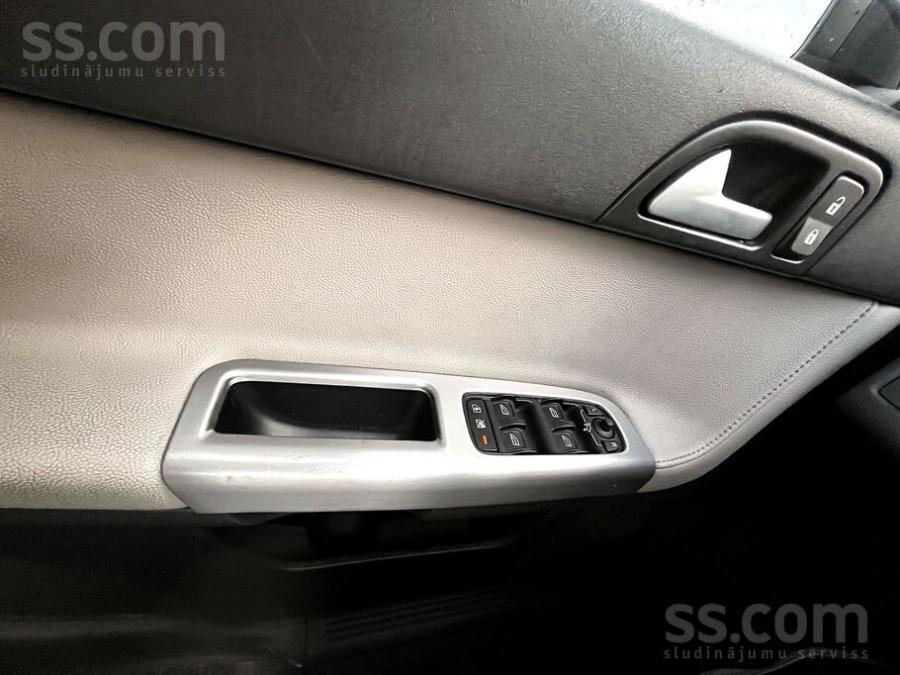 Melns Volvo V50 2008 Rīga, ar dzinēja tilpumu 2.40 L un nobraukumu 300 tūkst. km par 2999 €, foto 22 vietnē AUTOMOTO.COM.LV
