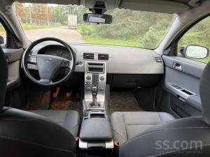Черный Вольво В50 2008 в Рига, объемом двигателя 2.00 л и пробегом 253 тыс. км за 2200 €, фото 6 на AUTOMOTO.COM.LV