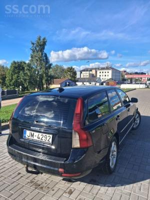 Melns Volvo V50 2008 Rēzekne, ar dzinēja tilpumu 2.00 L un nobraukumu 431 tūkst. km par 1500 €, foto 3 vietnē AUTOMOTO.COM.LV