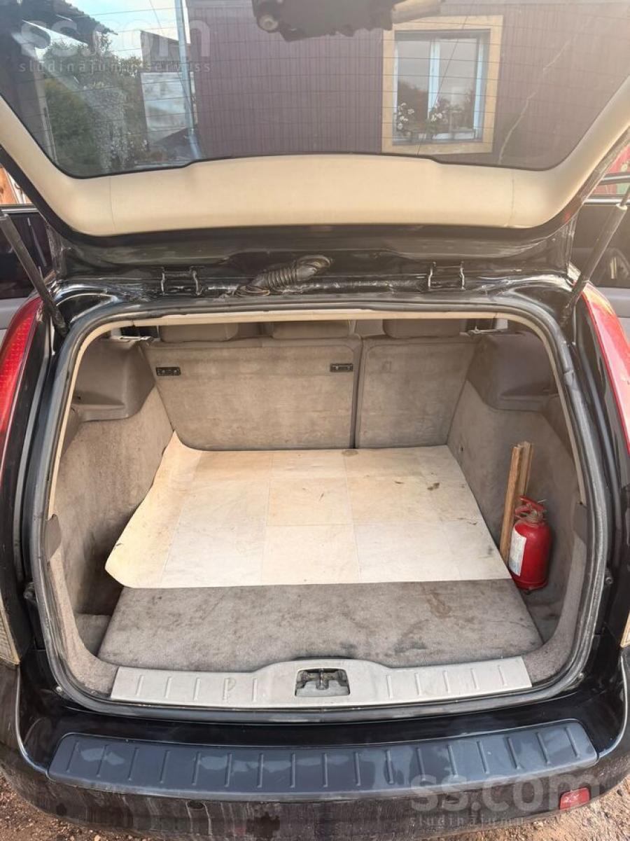 Melns Volvo V50 2008 Rēzekne, ar dzinēja tilpumu 2.00 L un nobraukumu 431 tūkst. km par 1500 €, foto 7 vietnē AUTOMOTO.COM.LV