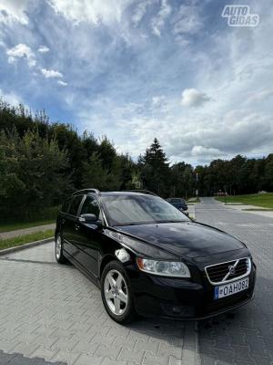Черный Вольво В50 2008 в Каунас, объемом двигателя 1.60 л и пробегом 373 тыс. км за 2300 €, фото  на AUTOMOTO.COM.LV
