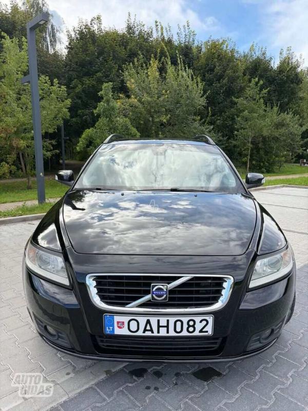 Black Volvo V50 2008 in Kaunas, with an engine capacity of 1.60 L and mileage of 373 thousand km for 2100 €, photo 3 on AUTOMOTO.COM.LV