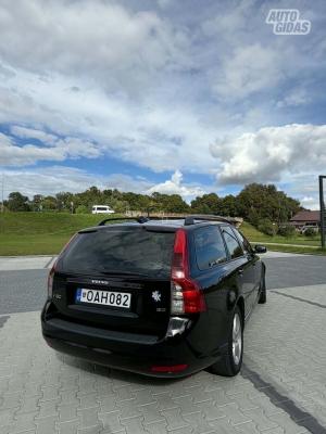 Melns Volvo V50 2008 Kauņa, ar dzinēja tilpumu 1.60 L un nobraukumu 373 tūkst. km par 2300 €, foto 4 vietnē AUTOMOTO.COM.LV