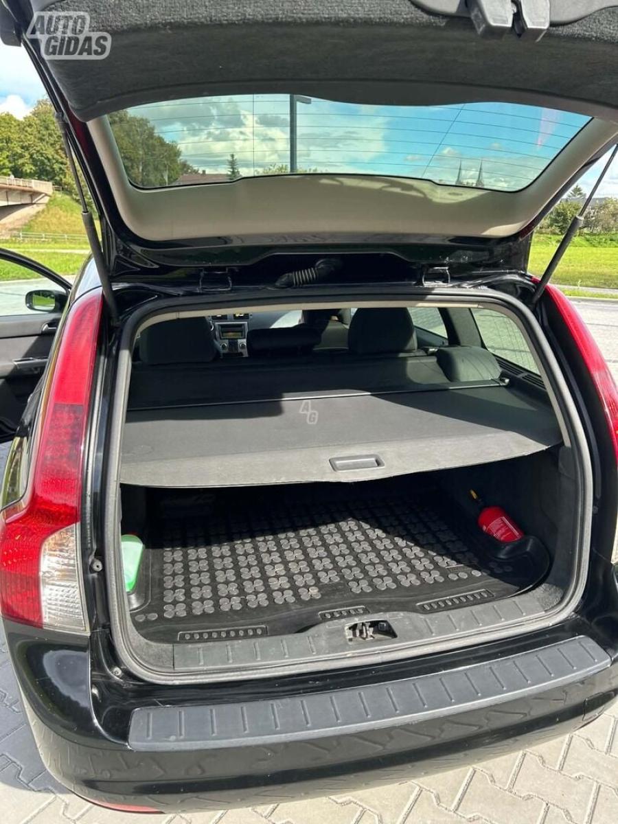 Melns Volvo V50 2008 Kauņa, ar dzinēja tilpumu 1.60 L un nobraukumu 373 tūkst. km par 2300 €, foto 8 vietnē AUTOMOTO.COM.LV