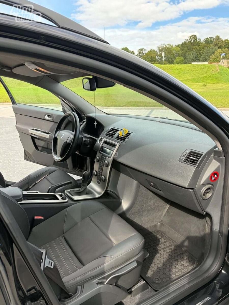 Melns Volvo V50 2008 Kauņa, ar dzinēja tilpumu 1.60 L un nobraukumu 373 tūkst. km par 2300 €, foto 9 vietnē AUTOMOTO.COM.LV
