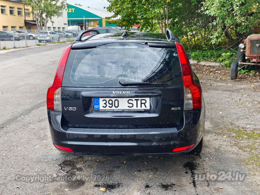 Черный Вольво В50 2008 в Таллин, объемом двигателя 2.00 л и пробегом 236 тыс. км за 4899 €, фото 6 на AUTOMOTO.COM.LV